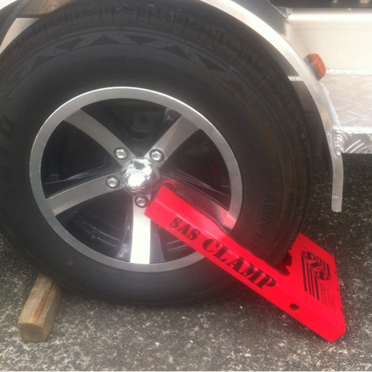 Wheel Security Clamp For 185-255Mm Alloy Rims Large | Smart Marine