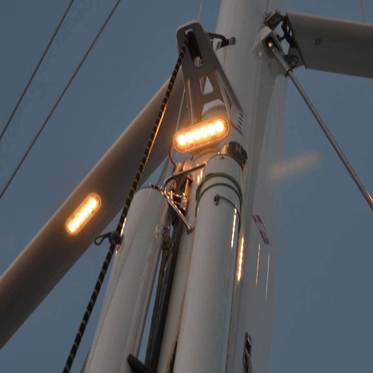 M6 9-32V Led Masthead Nav Light Warm White (2 Only) | Smart Marine